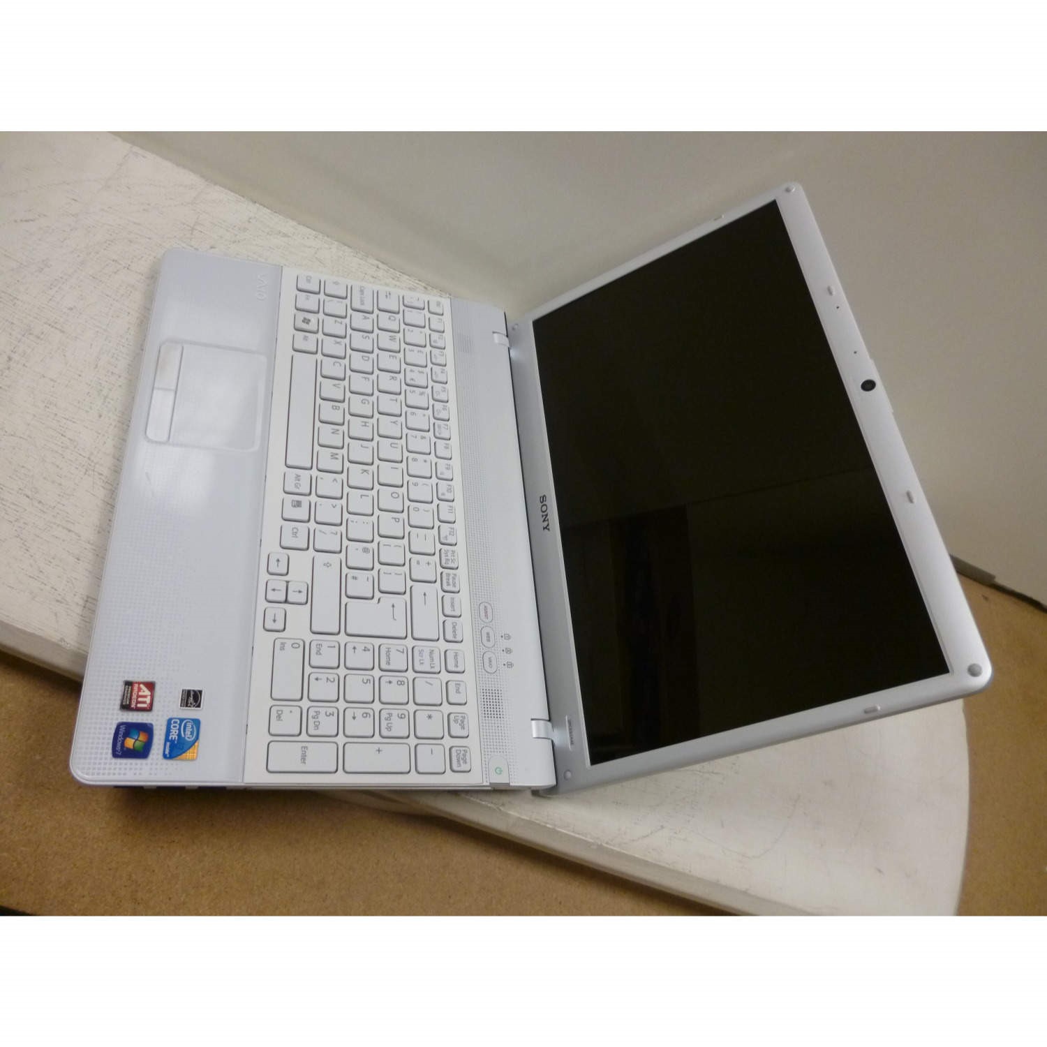 Preowned T2 Sony Vaio PCG-71211M VPCEB3A4E Laptop in White - Laptops Direct