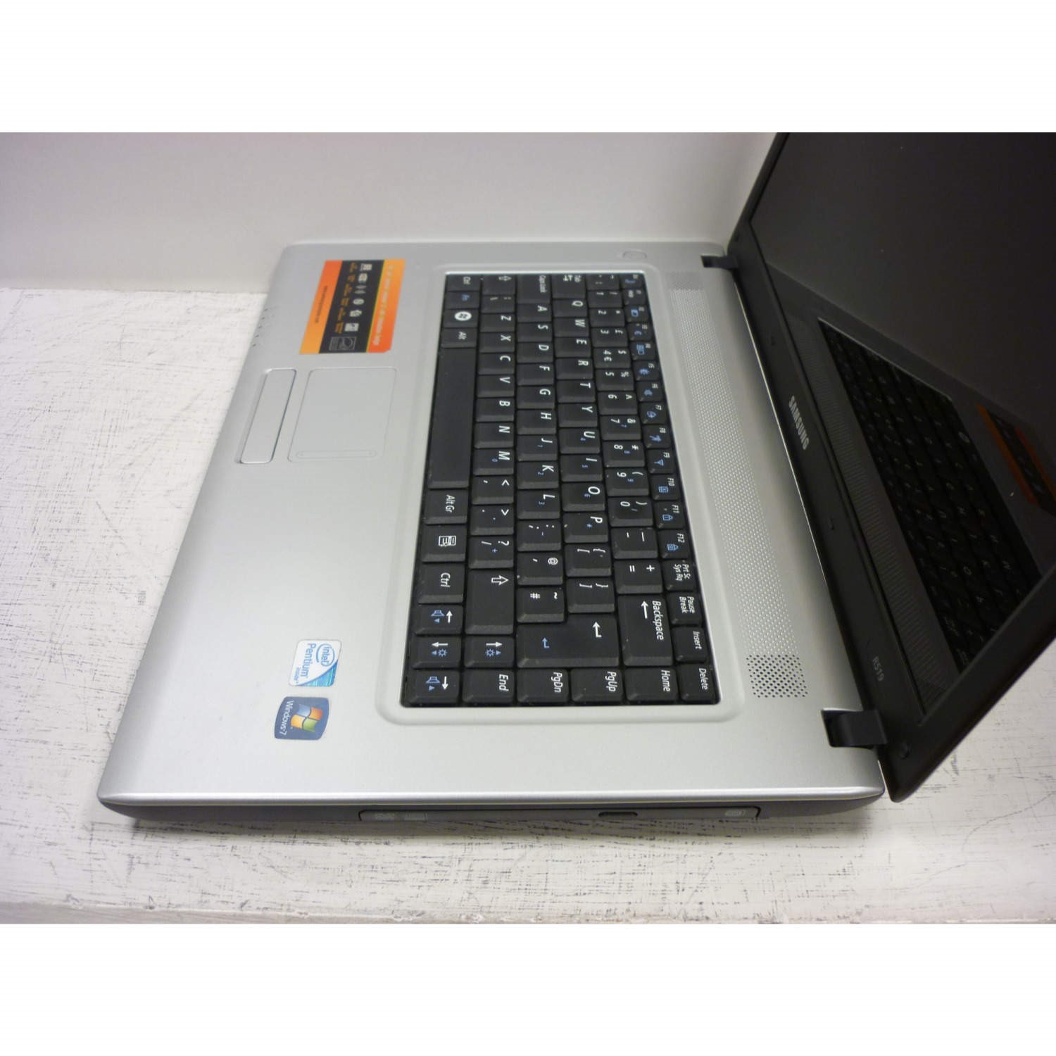 Preowned T2 Samsung R519 Pentium T4300 2.1 GHz 15.6" Laptop - Laptops ...