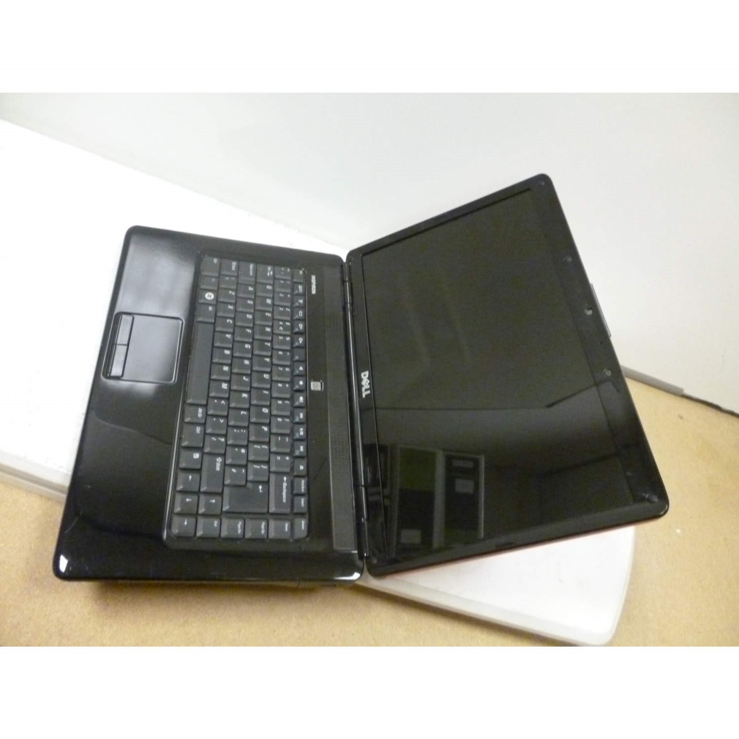 Preowned T2 Dell Inspiron 1545 PP41L 1545-8225 laptop in Black with ...
