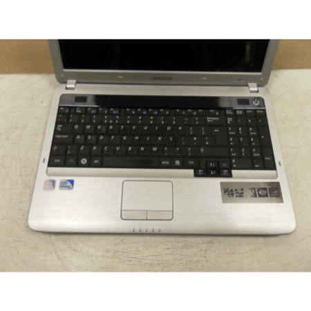Preowned T2 Samsung R530 NP-R530-JA04UK Silver/Red Lid Laptop - Laptops ...